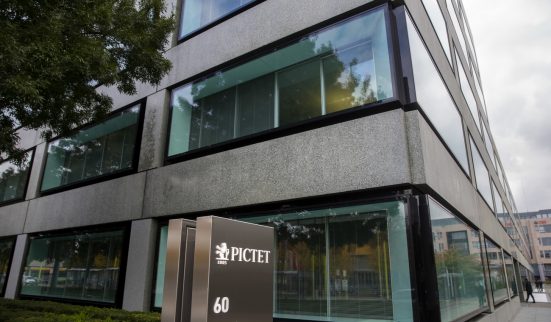 Pictet vend son bâtiment principal - Le Courrier