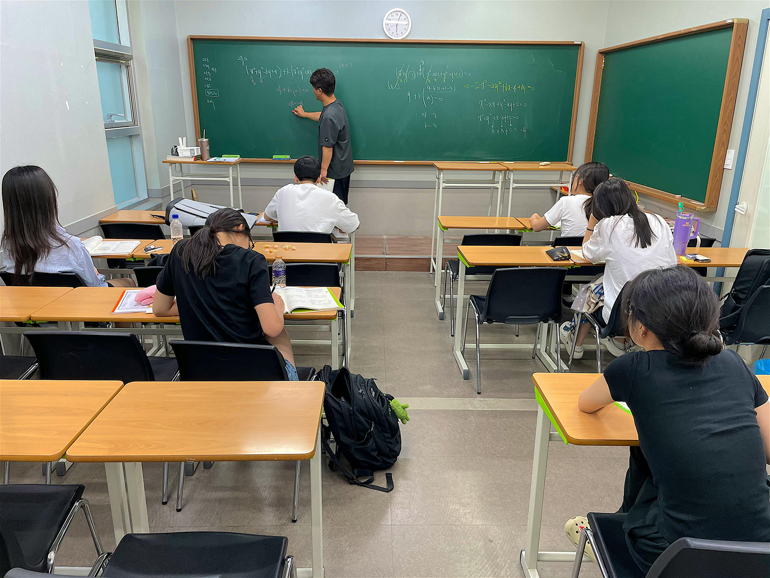 Des «esclaves» de l’école - Le Courrier